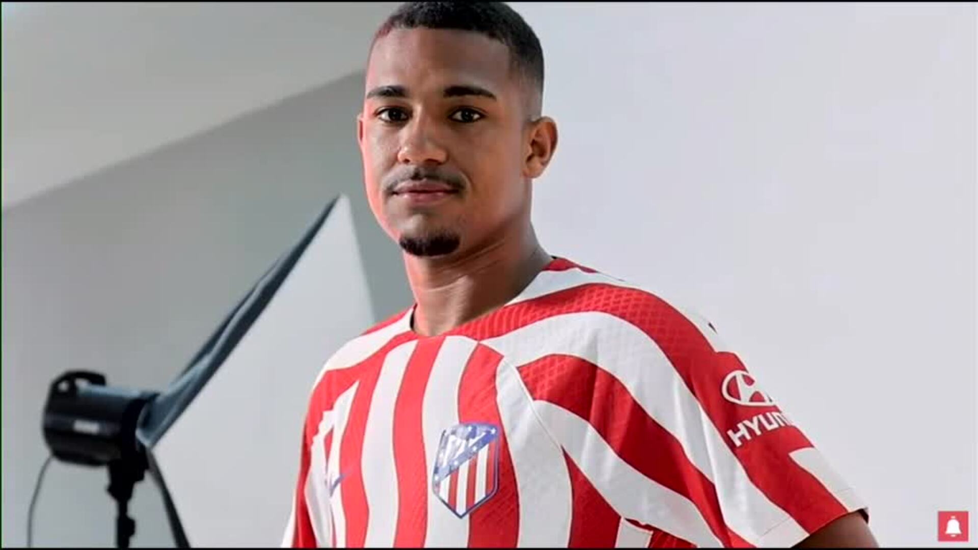 Samuel Lino ya posa con la elástica rojiblanca | BURGOSconecta